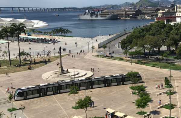 Como usar o VLT Carioca, a melhor maneira de andar pelo centro do ...