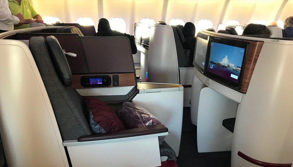 Como é voar na classe executiva da Qatar no Airbus A330-300