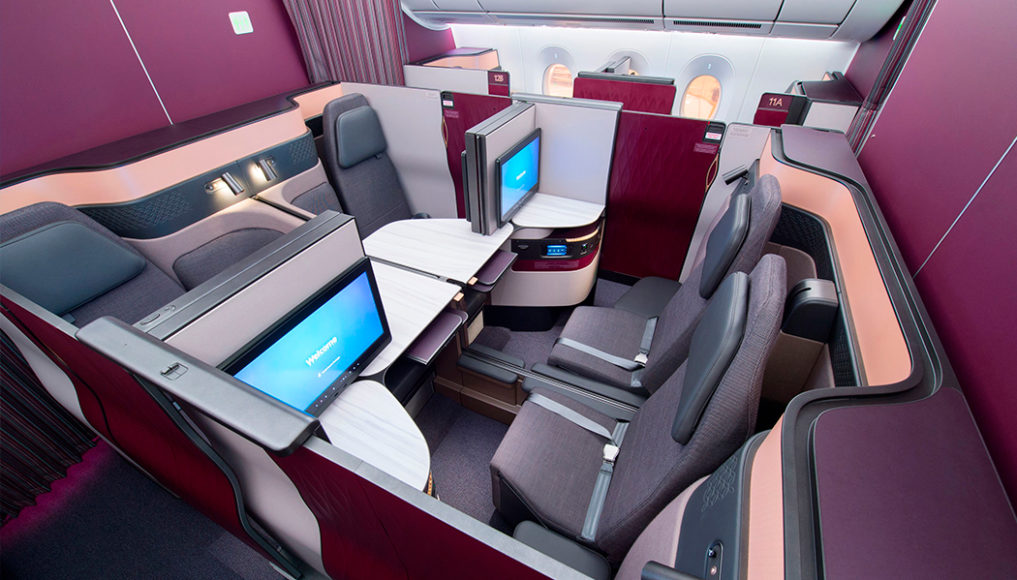 Voando para Doha com a Qatar Airways na classe executiva